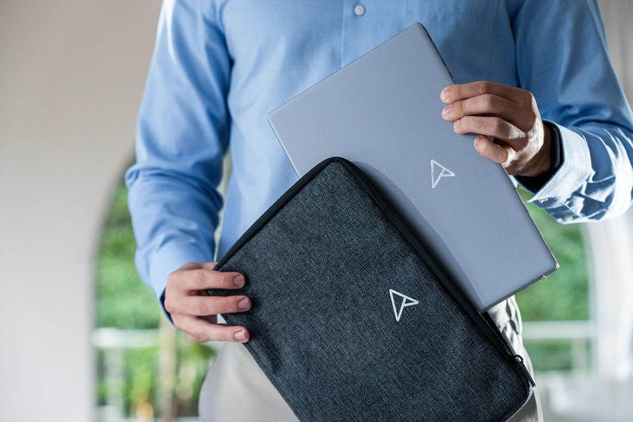 Asus ZenScreen Fold OLED MQ17QH - Son-Vidéo.com